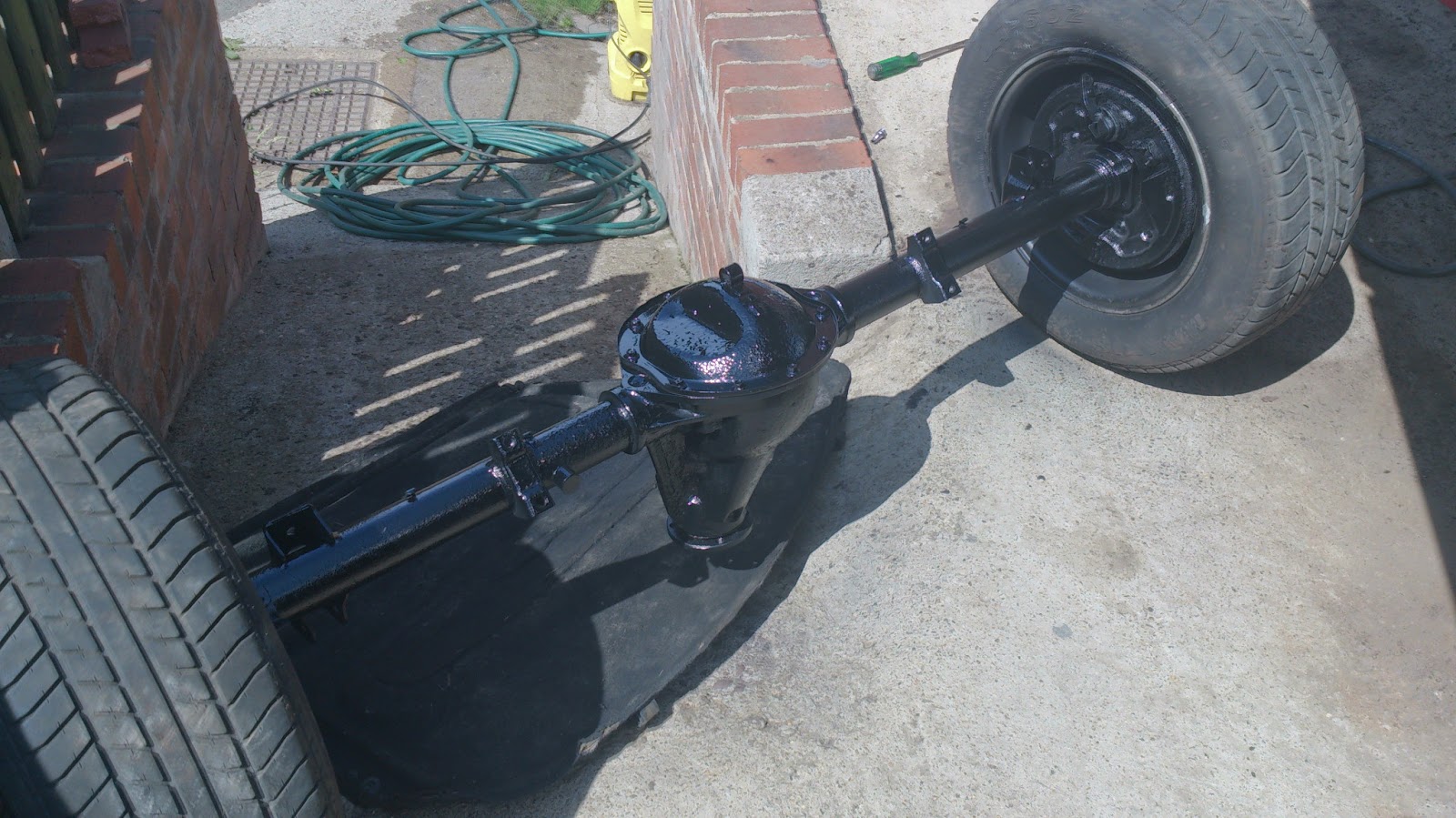 Ford Capri mk3 2.0 Restoration: The rear axle is stripped down and ...